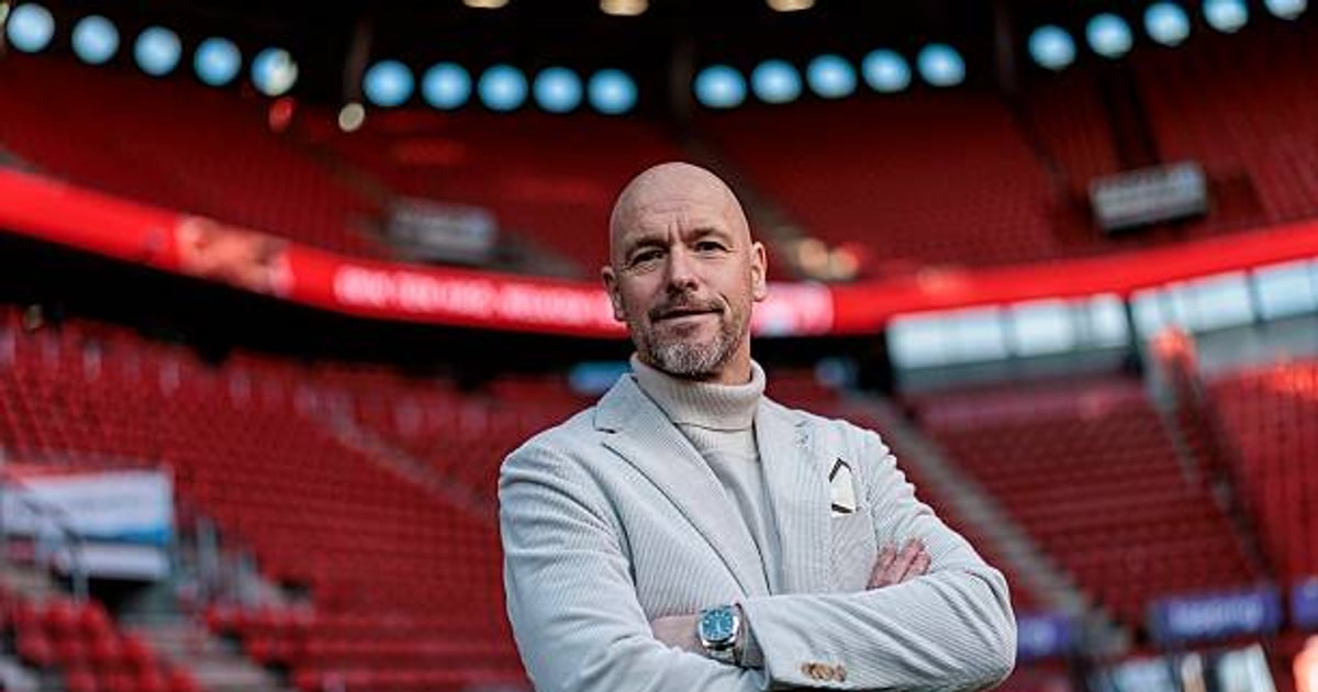 Erik ten Hag và đòn hồi mã thương dành cho Barcelona trên bàn đàm phán